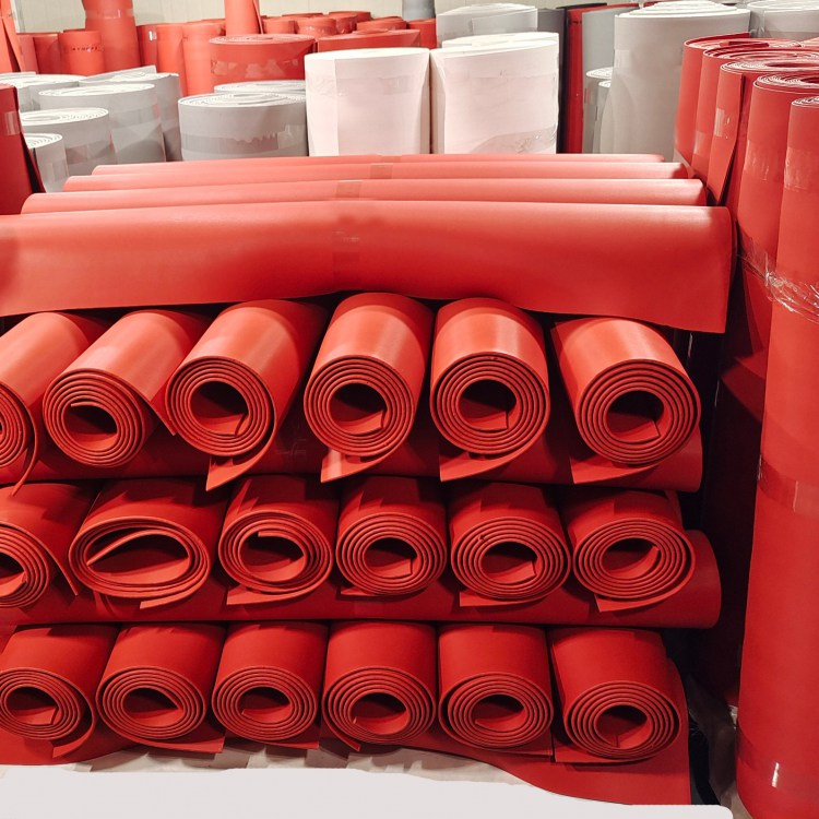 Silicone foam roll