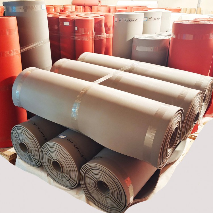 Silicone foam roll
