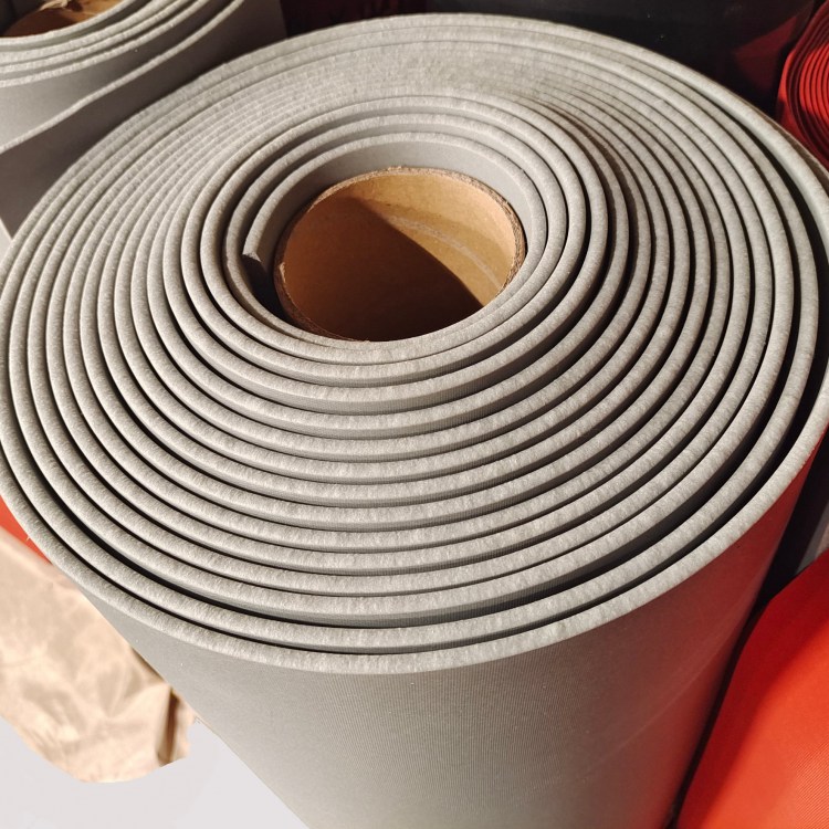 Silicone foam roll